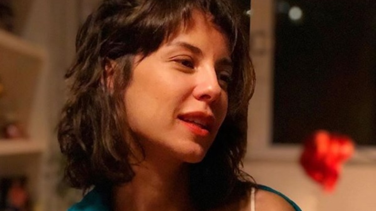 Andréia Horta Surge De Biquíni E Barriguinha Sequinha Impressiona